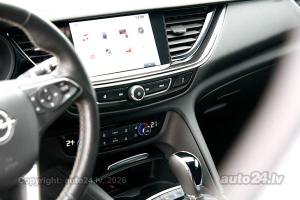 Grey Opel Insignia 2018 in Tallinn, with an engine capacity of 2.00 L and mileage of 116 thousand km for 14490 €, photo 10 on AUTOMOTO.COM.LV