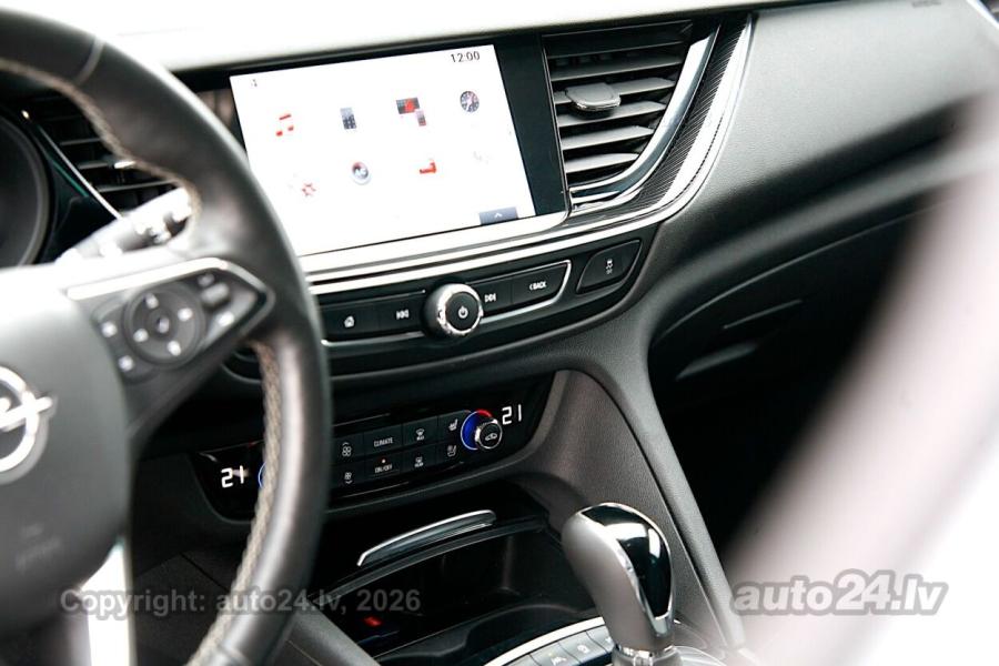 Grey Opel Insignia 2018 in Tallinn, with an engine capacity of 2.00 L and mileage of 116 thousand km for 14490 €, photo 10 on AUTOMOTO.COM.LV