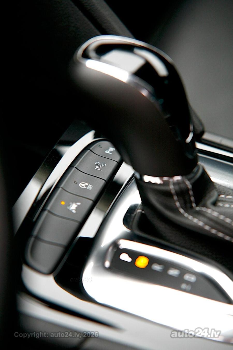 Grey Opel Insignia 2018 in Tallinn, with an engine capacity of 2.00 L and mileage of 116 thousand km for 14490 €, photo 11 on AUTOMOTO.COM.LV