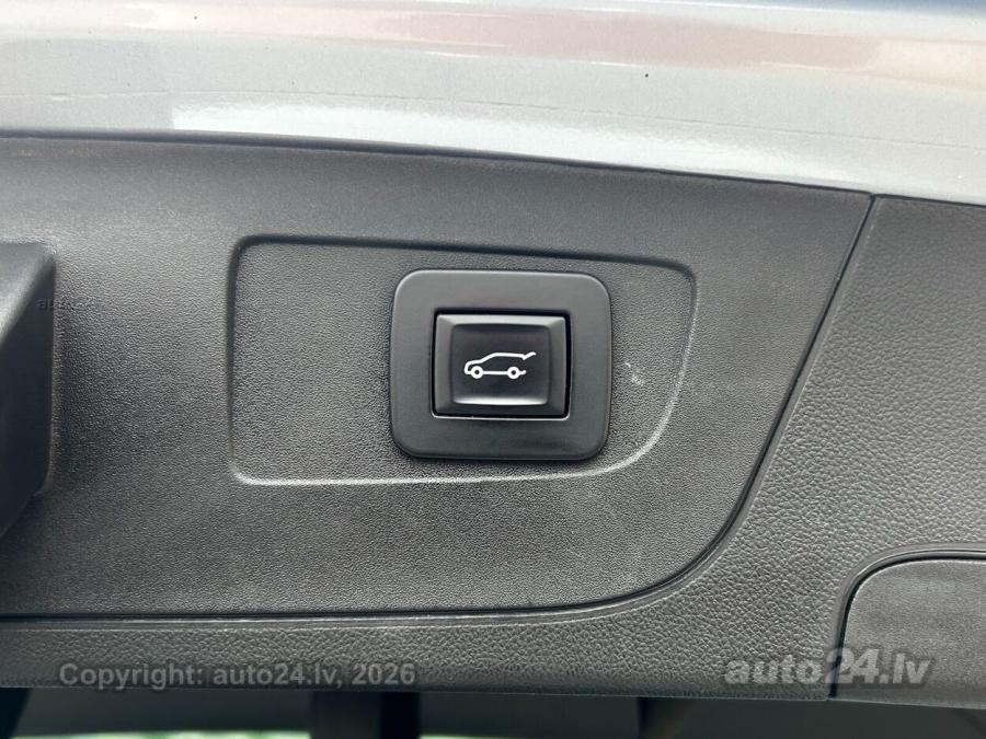 Grey Opel Insignia 2018 in Tallinn, with an engine capacity of 2.00 L and mileage of 116 thousand km for 14490 €, photo 16 on AUTOMOTO.COM.LV