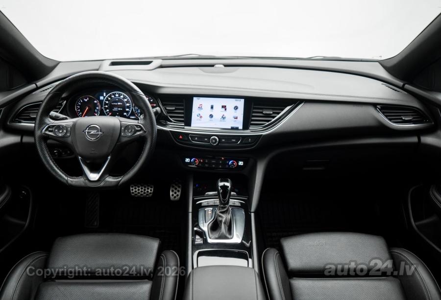 Grey Opel Insignia 2018 in Tallinn, with an engine capacity of 2.00 L and mileage of 170 thousand km for 12999 €, photo 13 on AUTOMOTO.COM.LV