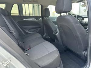 Grey Opel Insignia 2018 in Vilnius, with an engine capacity of 2.00 L and mileage of 245 thousand km for 9000 €, photo 11 on AUTOMOTO.COM.LV