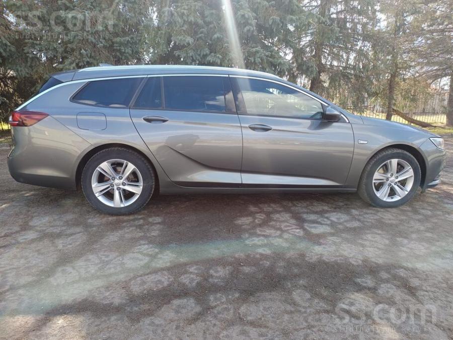 Grey Opel Insignia 2018 in Riga, with an engine capacity of 2.00 L and mileage of 166 thousand km for 9500 €, photo 6 on AUTOMOTO.COM.LV