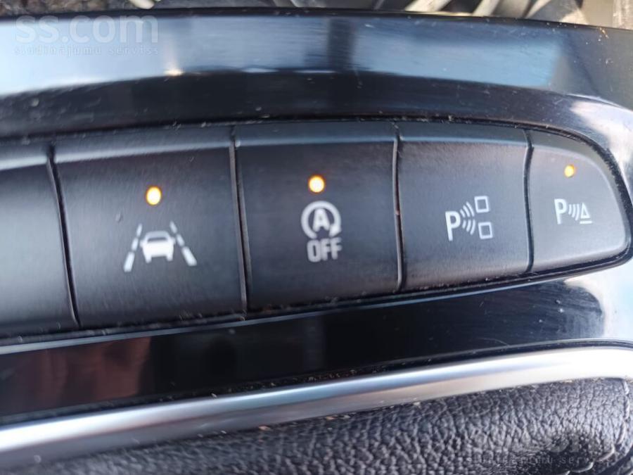 Grey Opel Insignia 2018 in Riga, with an engine capacity of 2.00 L and mileage of 166 thousand km for 9500 €, photo 15 on AUTOMOTO.COM.LV