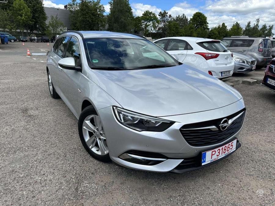 Grey Opel Insignia 2018 in Alytus, with an engine capacity of 1.96 L and mileage of 200 thousand km for 9400 €, photo 3 on AUTOMOTO.COM.LV