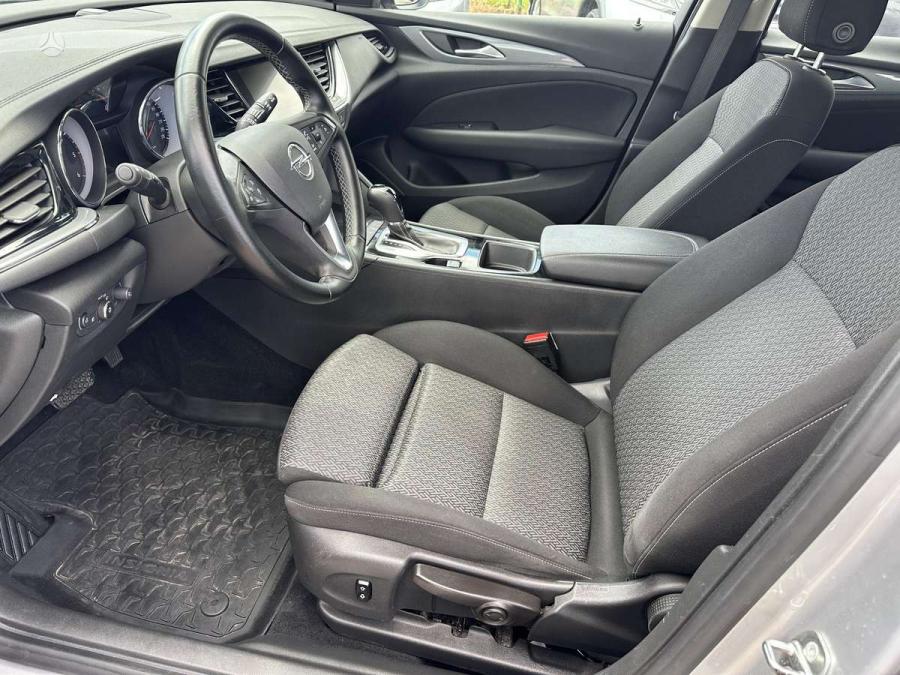 Grey Opel Insignia 2018 in Alytus, with an engine capacity of 1.96 L and mileage of 200 thousand km for 9400 €, photo 7 on AUTOMOTO.COM.LV