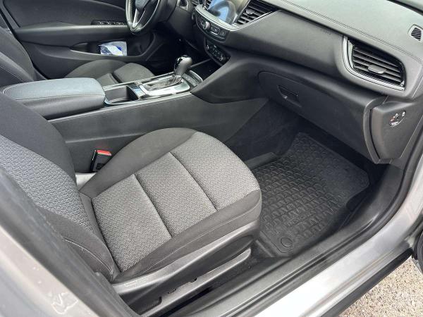 Pelēks Opel Insignia 2018 Alīta, ar dzinēja tilpumu 1.96 L un nobraukumu 200 tūkst. km par 9400 €, foto 8 vietnē AUTOMOTO.COM.LV