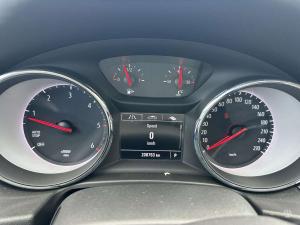 Grey Opel Insignia 2018 in Alytus, with an engine capacity of 1.96 L and mileage of 200 thousand km for 9400 €, photo 14 on AUTOMOTO.COM.LV