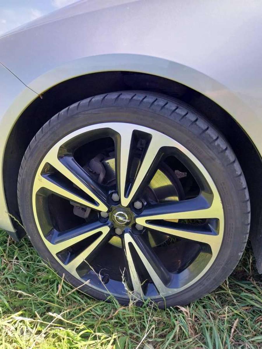 Grey Opel Insignia 2018 in Vilkaviskis, with an engine capacity of 1.96 L and mileage of 270 thousand km for 8500 €, photo 11 on AUTOMOTO.COM.LV