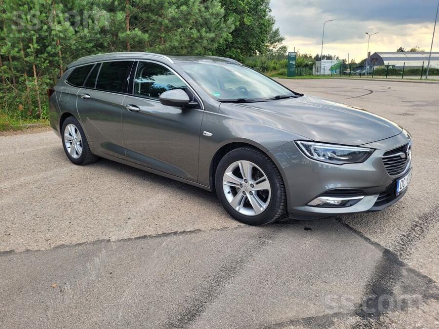 Grey Opel Insignia 2018 in Ogre, with an engine capacity of 2.00 L and mileage of 220 thousand km for 10250 €, photo 3 on AUTOMOTO.COM.LV