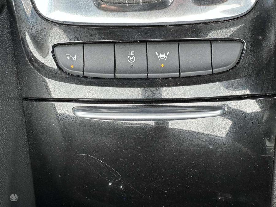 Pelēks Opel Insignia 2018 Alīta, ar dzinēja tilpumu 1.96 L un nobraukumu 200 tūkst. km par 8900 €, foto 17 vietnē AUTOMOTO.COM.LV