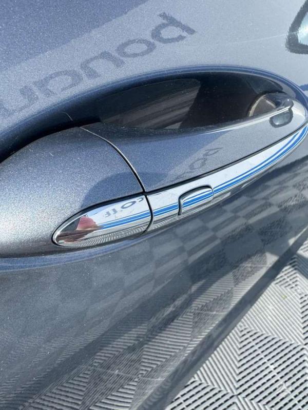 Grey Opel Insignia 2018 in Kaunas, with an engine capacity of 1.96 L and mileage of 293 thousand km for 9450 €, photo 6 on AUTOMOTO.COM.LV