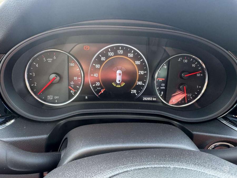 Grey Opel Insignia 2018 in Kaunas, with an engine capacity of 1.96 L and mileage of 293 thousand km for 9450 €, photo 13 on AUTOMOTO.COM.LV