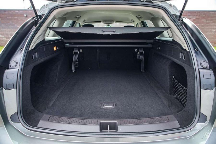 Pelēks Opel Insignia 2018 Marijampole, ar dzinēja tilpumu 1.60 L un nobraukumu 179 tūkst. km par 8950 €, foto 15 vietnē AUTOMOTO.COM.LV