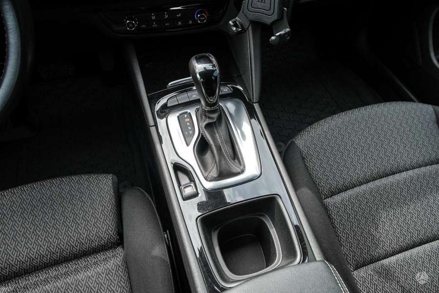 Pelēks Opel Insignia 2018 Marijampole, ar dzinēja tilpumu 1.60 L un nobraukumu 179 tūkst. km par 8950 €, foto 22 vietnē AUTOMOTO.COM.LV