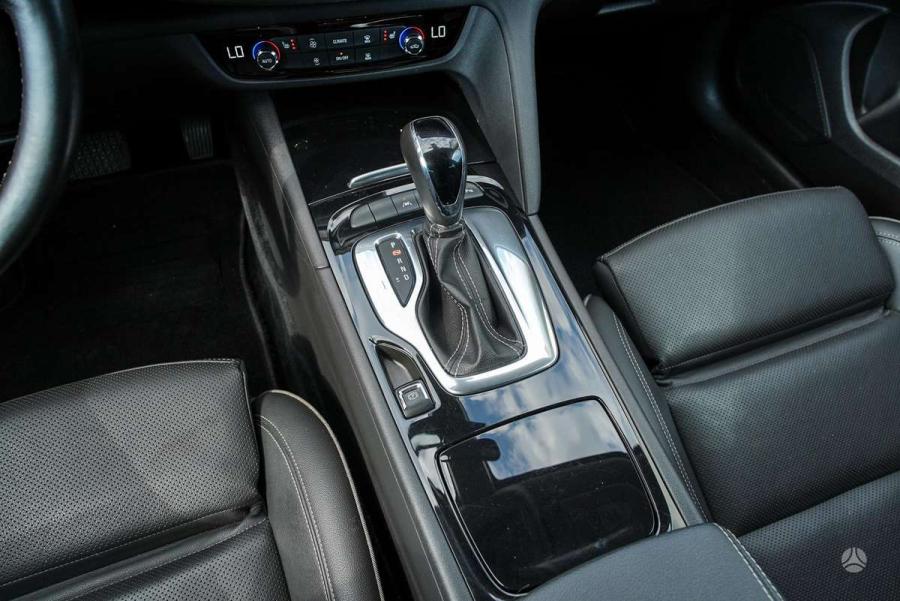 Pelēks Opel Insignia 2018 Marijampole, ar dzinēja tilpumu 1.96 L un nobraukumu 211 tūkst. km par 10950 €, foto 24 vietnē AUTOMOTO.COM.LV
