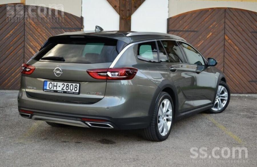 Grey Opel Insignia 2018 in Preili, with an engine capacity of 2.00 L and mileage of 312 thousand km for 11900 €, photo 4 on AUTOMOTO.COM.LV
