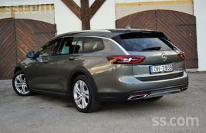 Grey Opel Insignia 2018 in Preili, with an engine capacity of 2.00 L and mileage of 312 thousand km for 11900 €, photo 5 on AUTOMOTO.COM.LV