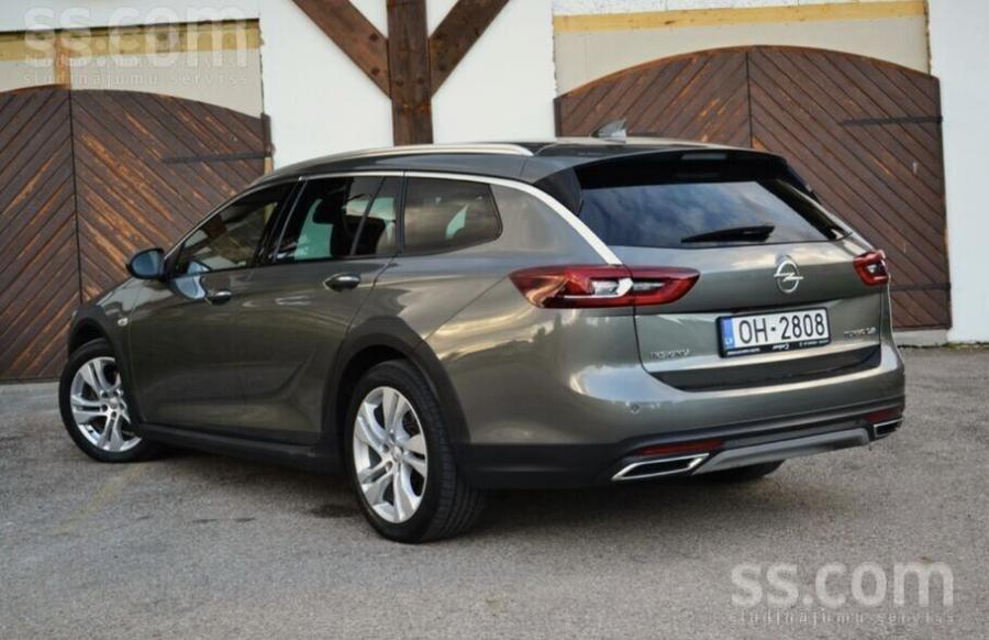 Grey Opel Insignia 2018 in Preili, with an engine capacity of 2.00 L and mileage of 312 thousand km for 11900 €, photo 5 on AUTOMOTO.COM.LV