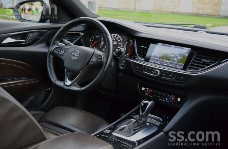 Grey Opel Insignia 2018 in Preili, with an engine capacity of 2.00 L and mileage of 312 thousand km for 11900 €, photo 8 on AUTOMOTO.COM.LV