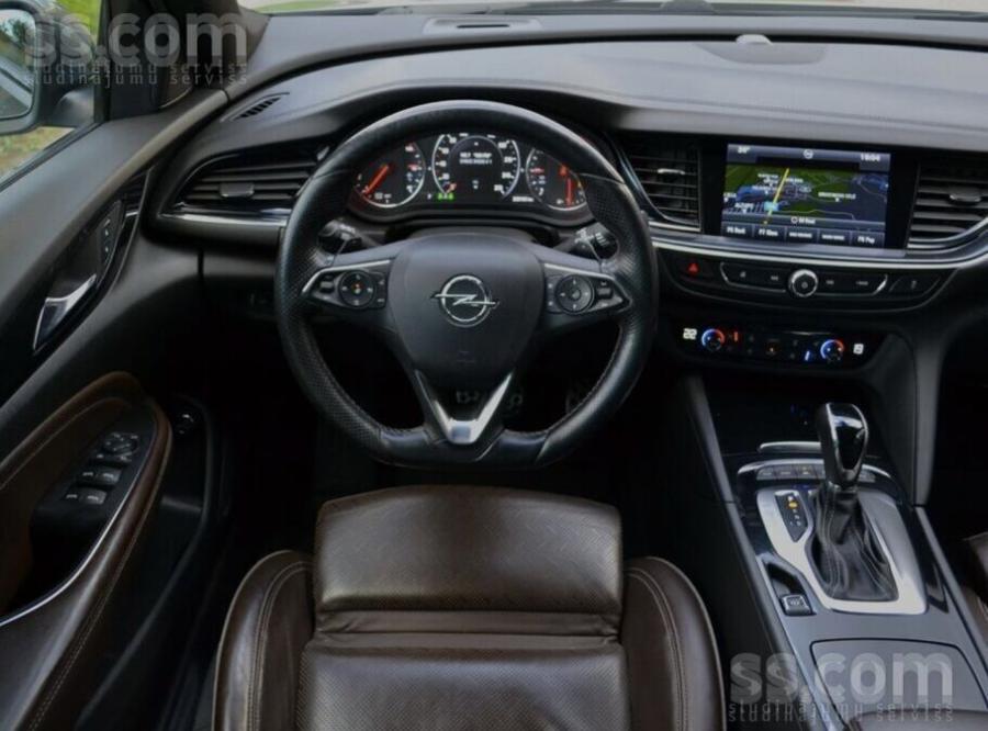 Grey Opel Insignia 2018 in Preili, with an engine capacity of 2.00 L and mileage of 312 thousand km for 11900 €, photo 9 on AUTOMOTO.COM.LV