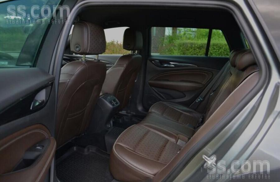 Grey Opel Insignia 2018 in Preili, with an engine capacity of 2.00 L and mileage of 312 thousand km for 11900 €, photo 11 on AUTOMOTO.COM.LV
