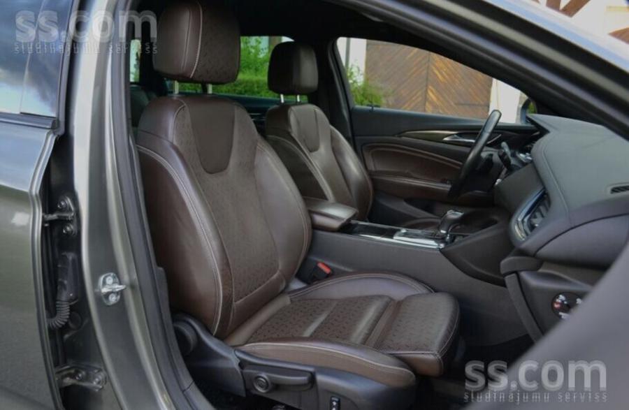 Grey Opel Insignia 2018 in Preili, with an engine capacity of 2.00 L and mileage of 312 thousand km for 11900 €, photo 12 on AUTOMOTO.COM.LV