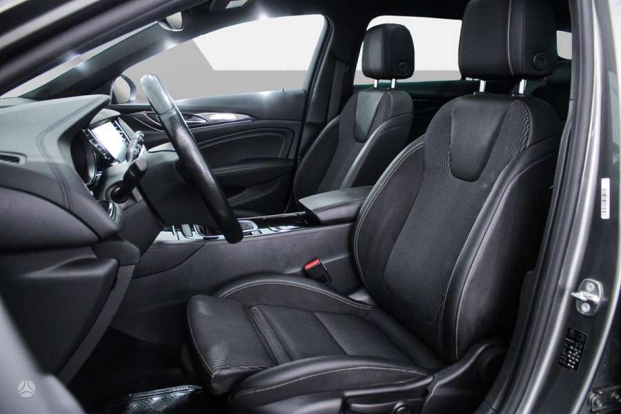 Grey Opel Insignia 2018 in Kaunas, with an engine capacity of 2.00 L and mileage of 234 thousand km for 8590 €, photo 10 on AUTOMOTO.COM.LV