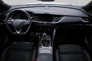 Grey Opel Insignia 2018 in Kaunas, with an engine capacity of 2.00 L and mileage of 234 thousand km for 8590 €, photo 13 on AUTOMOTO.COM.LV