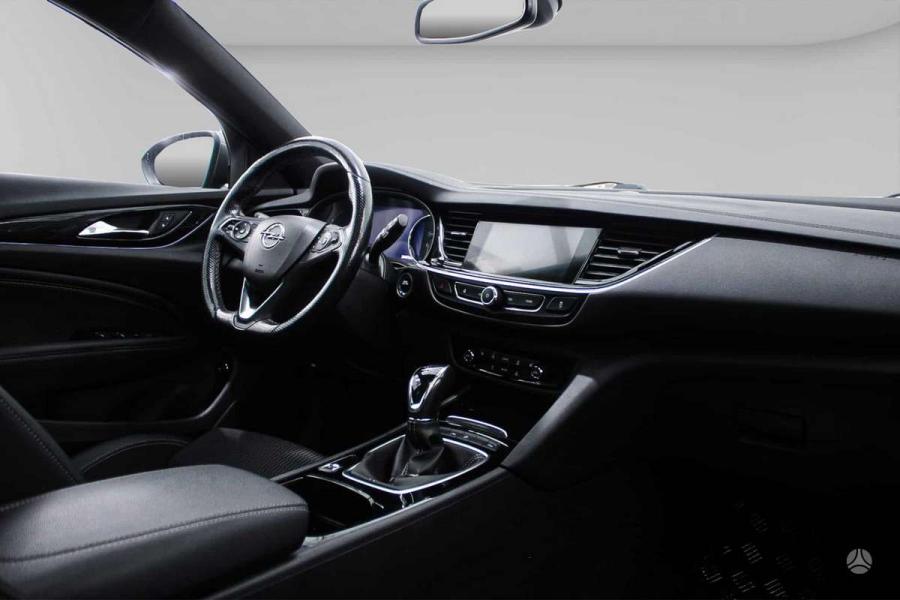 Grey Opel Insignia 2018 in Kaunas, with an engine capacity of 2.00 L and mileage of 234 thousand km for 8590 €, photo 15 on AUTOMOTO.COM.LV