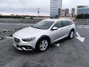 Grey Opel Insignia 2018 in Vilnius, with an engine capacity of 1.96 L and mileage of 240 thousand km for 7800 €, photo 4 on AUTOMOTO.COM.LV