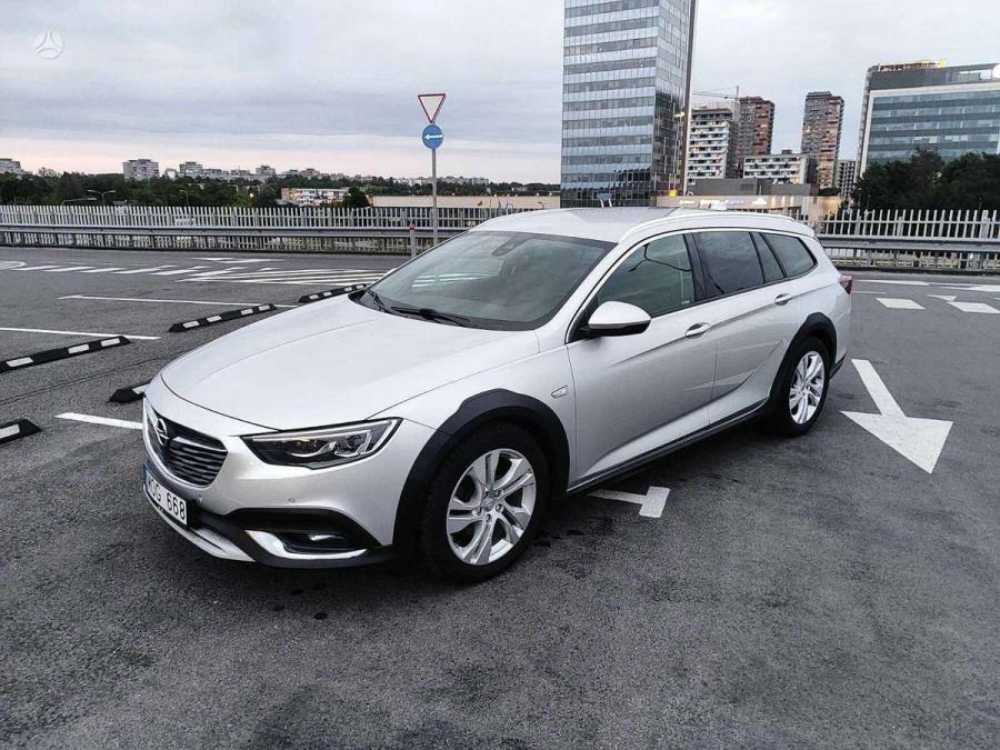 Grey Opel Insignia 2018 in Vilnius, with an engine capacity of 1.96 L and mileage of 240 thousand km for 7800 €, photo 4 on AUTOMOTO.COM.LV