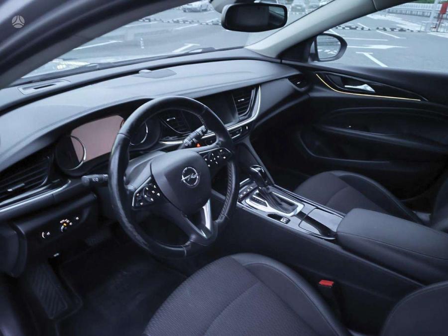 Grey Opel Insignia 2018 in Vilnius, with an engine capacity of 1.96 L and mileage of 240 thousand km for 7800 €, photo 8 on AUTOMOTO.COM.LV