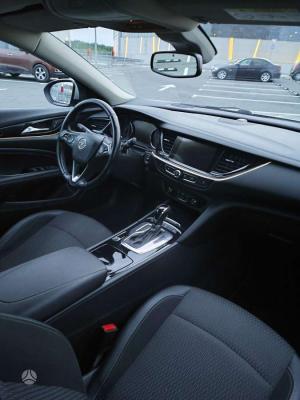 Grey Opel Insignia 2018 in Vilnius, with an engine capacity of 1.96 L and mileage of 240 thousand km for 7800 €, photo 9 on AUTOMOTO.COM.LV