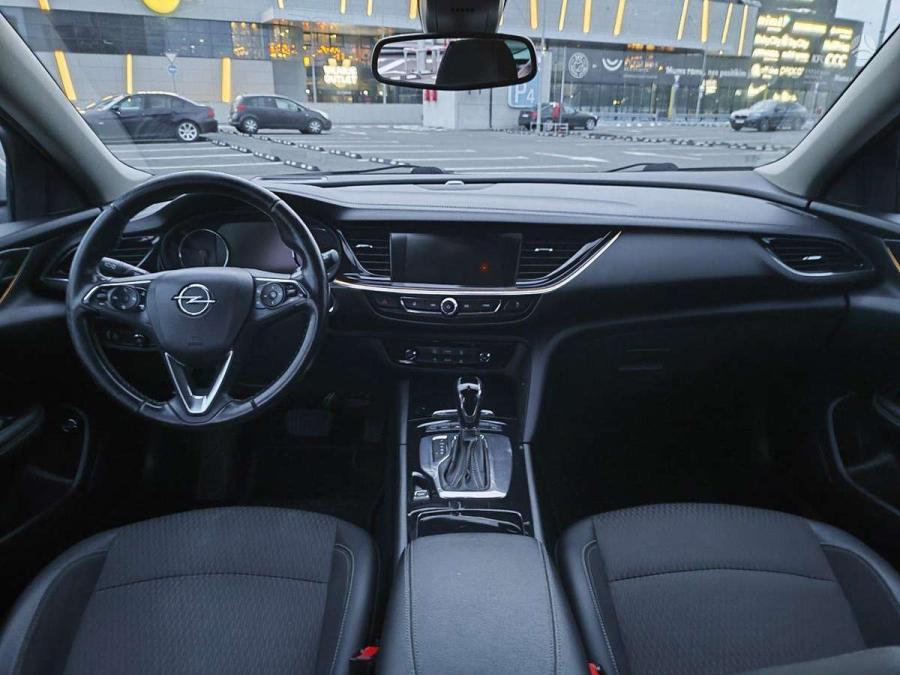 Grey Opel Insignia 2018 in Vilnius, with an engine capacity of 1.96 L and mileage of 240 thousand km for 7800 €, photo 10 on AUTOMOTO.COM.LV