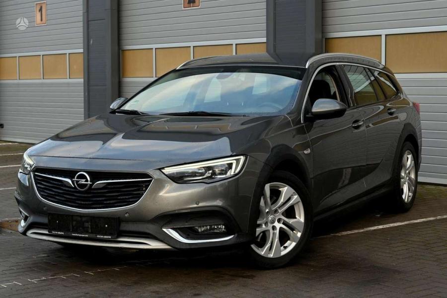 Grey Opel Insignia 2019 in Kretinga, with an engine capacity of 1.96 L and mileage of 228 thousand km for 11350 €, photo 3 on AUTOMOTO.COM.LV