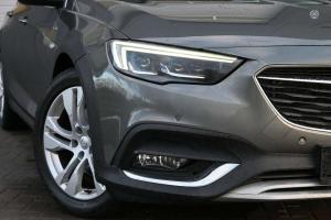 Grey Opel Insignia 2019 in Kretinga, with an engine capacity of 1.96 L and mileage of 228 thousand km for 11350 €, photo 9 on AUTOMOTO.COM.LV