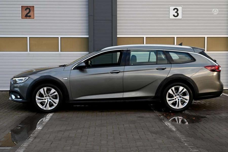Grey Opel Insignia 2019 in Kretinga, with an engine capacity of 1.96 L and mileage of 228 thousand km for 11350 €, photo 15 on AUTOMOTO.COM.LV
