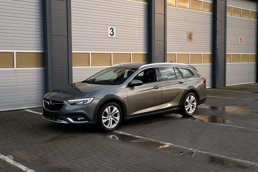 Grey Opel Insignia 2019 in Kretinga, with an engine capacity of 1.96 L and mileage of 228 thousand km for 11350 €, photo 16 on AUTOMOTO.COM.LV