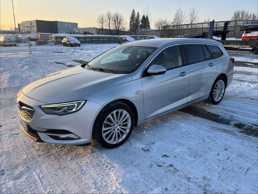 Grey Opel Insignia 2019 in Taurage, with an engine capacity of 1.60 L and mileage of 149 thousand km for 9000 €, photo 1 on AUTOMOTO.COM.LV