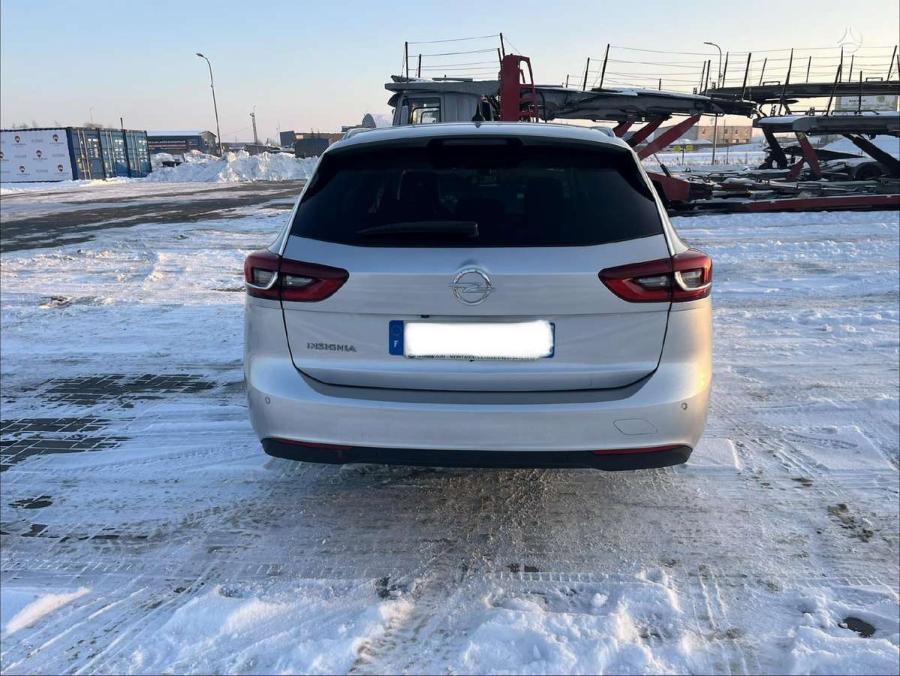 Grey Opel Insignia 2019 in Taurage, with an engine capacity of 1.60 L and mileage of 149 thousand km for 9000 €, photo 6 on AUTOMOTO.COM.LV