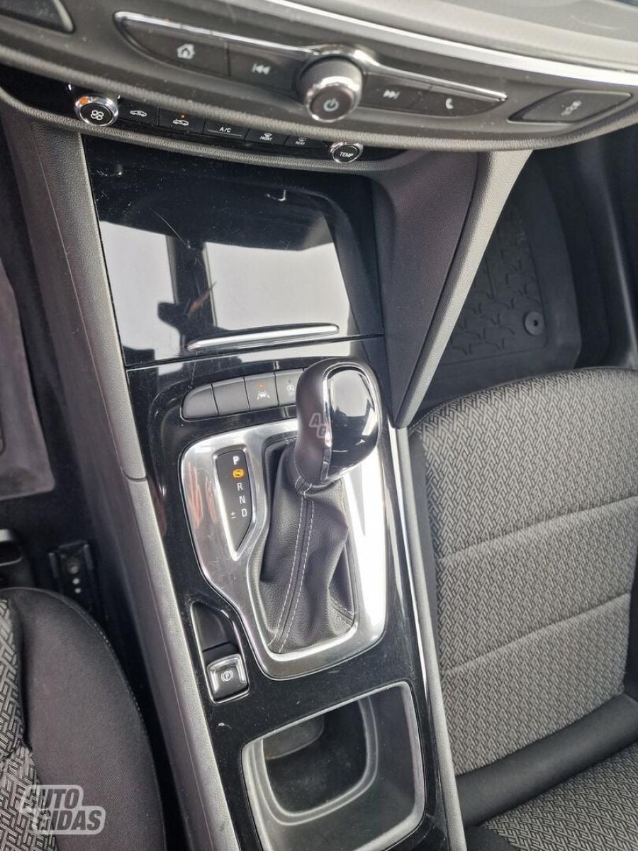 Grey Opel Insignia 2019 in Kaunas, with an engine capacity of 1.60 L and mileage of 205 thousand km for 7990 €, photo 17 on AUTOMOTO.COM.LV