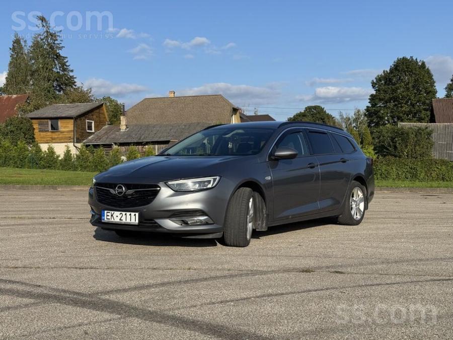 Grey Opel Insignia 2019 in Ludza, with an engine capacity of 2.00 L and mileage of 143 thousand km for 10500 €, photo 7 on AUTOMOTO.COM.LV