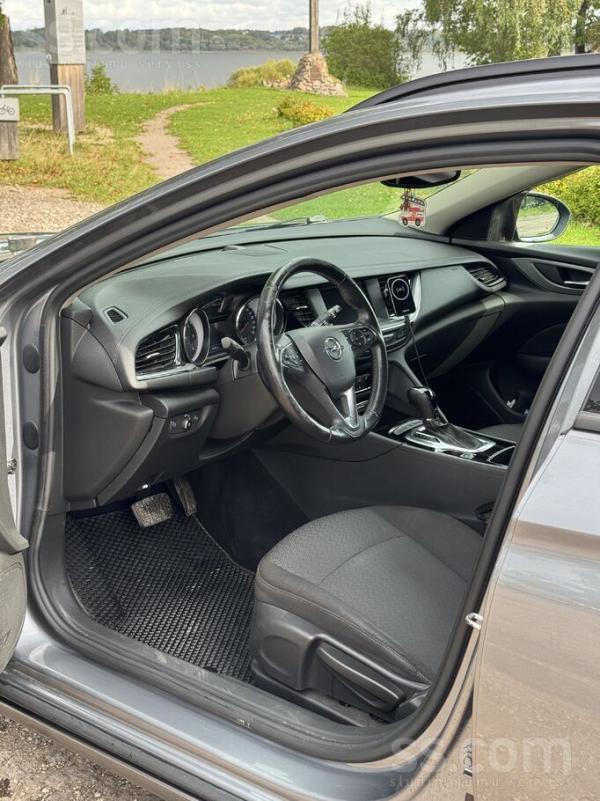 Grey Opel Insignia 2019 in Ludza, with an engine capacity of 2.00 L and mileage of 147 thousand km for 8700 €, photo 5 on AUTOMOTO.COM.LV