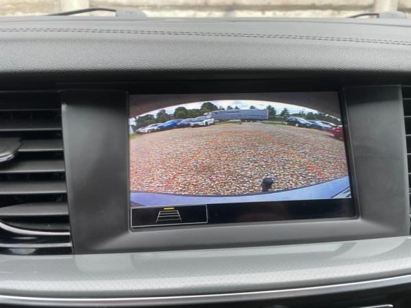 Grey Opel Insignia 2019 in Riga, with an engine capacity of 2.00 L and mileage of 116 thousand km for 13480 €, photo 3 on AUTOMOTO.COM.LV