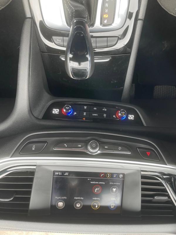 Grey Opel Insignia 2019 in Riga, with an engine capacity of 2.00 L and mileage of 116 thousand km for 13480 €, photo 10 on AUTOMOTO.COM.LV