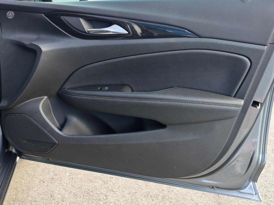 Grey Opel Insignia 2019 in Klaipeda, with an engine capacity of 1.96 L and mileage of 207 thousand km for 11950 €, photo 27 on AUTOMOTO.COM.LV