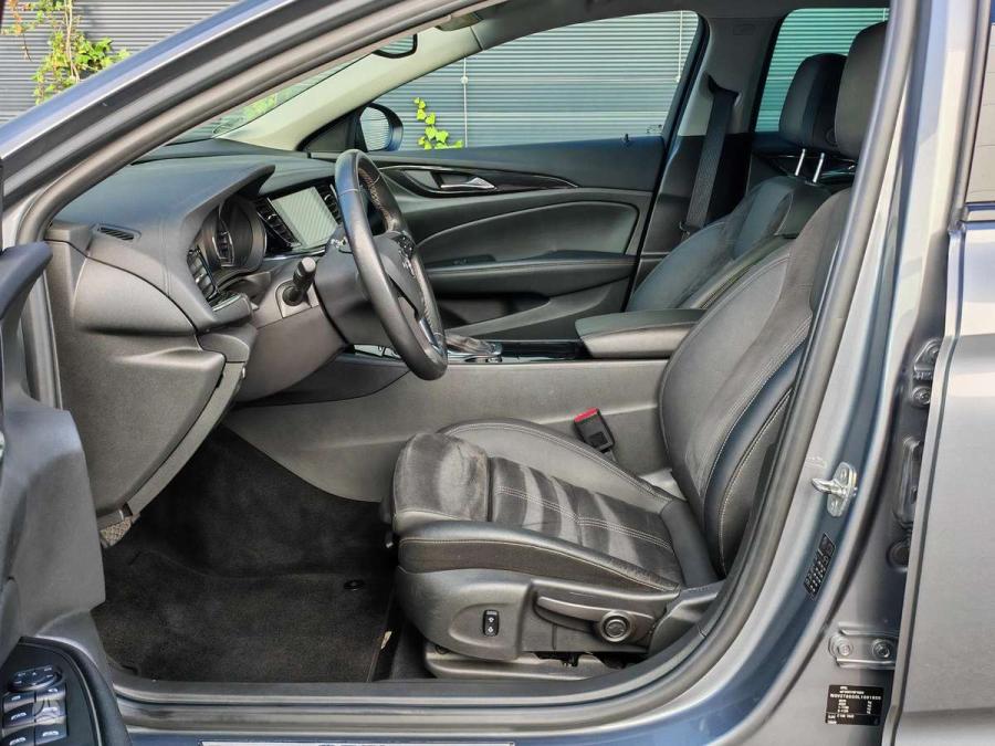 Grey Opel Insignia 2019 in Klaipeda, with an engine capacity of 1.96 L and mileage of 207 thousand km for 11950 €, photo 36 on AUTOMOTO.COM.LV
