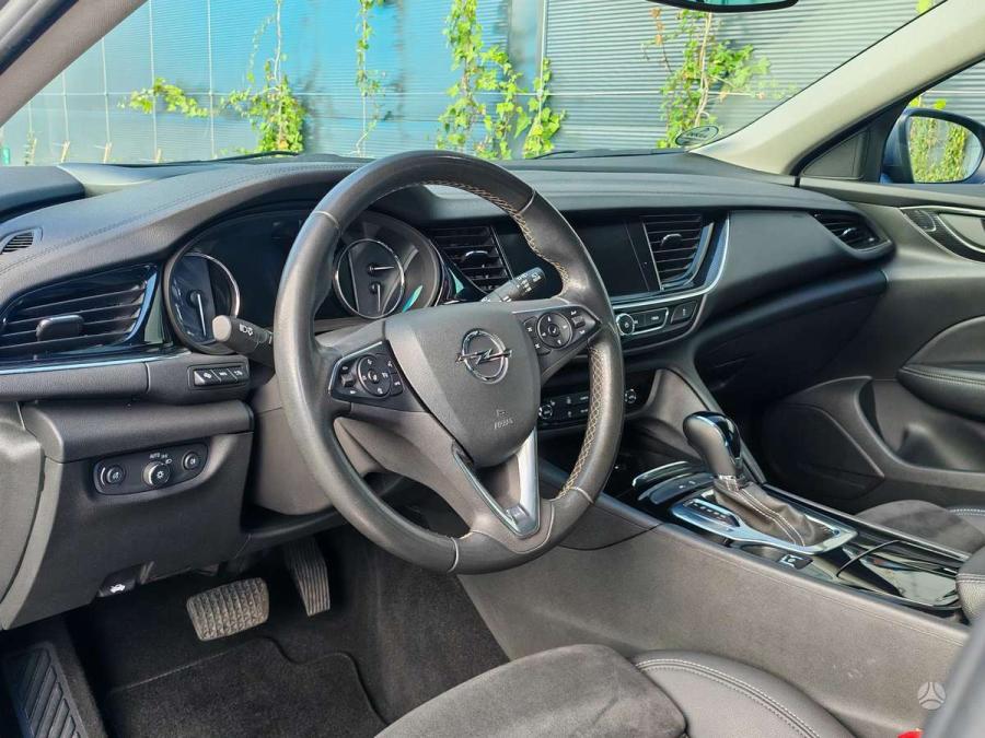 Grey Opel Insignia 2019 in Klaipeda, with an engine capacity of 1.96 L and mileage of 207 thousand km for 11950 €, photo 39 on AUTOMOTO.COM.LV