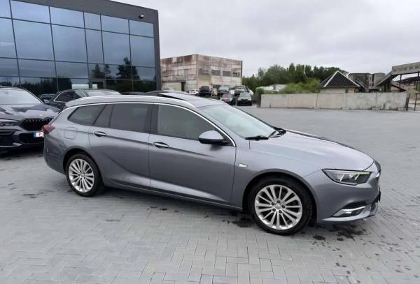Grey Opel Insignia 2019 in Telschi, with an engine capacity of 1.60 L and mileage of 118 thousand km for 9290 €, photo 2 on AUTOMOTO.COM.LV